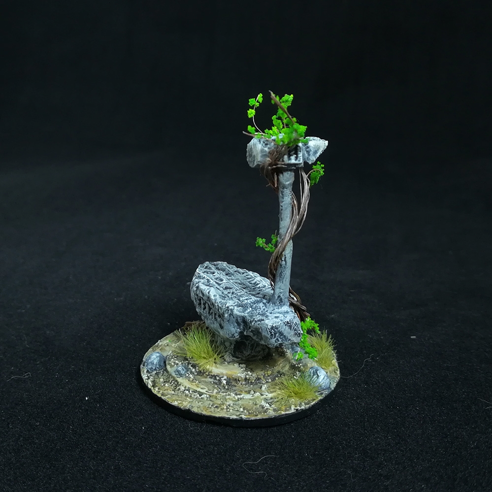 Painted Miniature Stone Anvil, MOMminiaturas - Frozen Fire Arts